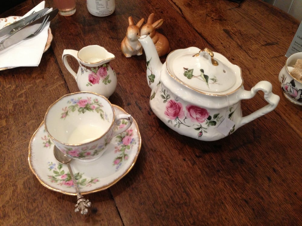 THE FIRST TEA SHOP TO HIT BRITAIN… – THE VILLAGE KITCHEN